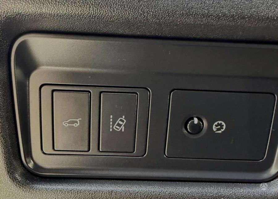 Белый Ленд Ровер Discovery Sport 2015 в Шяуляй, объемом двигателя 2.18 л и пробегом 195 тыс. км за 14450 €, фото 42 на AUTOMOTO.COM.LV