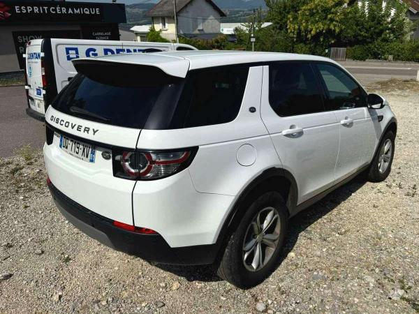 White Land Rover Discovery Sport 2015 in Siauliai, with an engine capacity of 2.18 L and mileage of 200 thousand km for 7200 €, photo 5 on AUTOMOTO.COM.LV