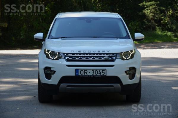 White Land Rover Discovery Sport 2015 in Riga, with an engine capacity of 2.20 L and mileage of 229 thousand km for 11990 €, photo 2 on AUTOMOTO.COM.LV