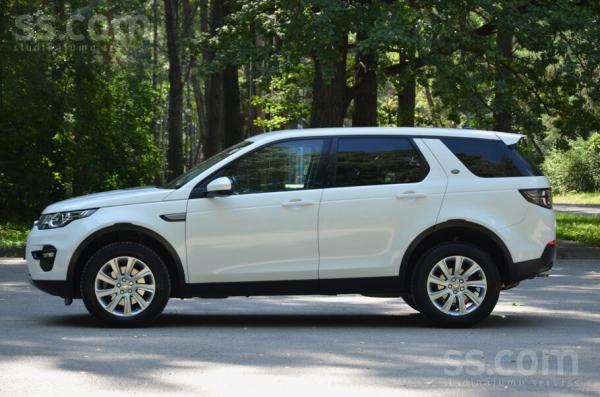 White Land Rover Discovery Sport 2015 in Riga, with an engine capacity of 2.20 L and mileage of 229 thousand km for 11990 €, photo 6 on AUTOMOTO.COM.LV