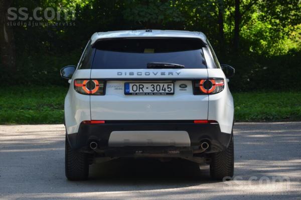 White Land Rover Discovery Sport 2015 in Riga, with an engine capacity of 2.20 L and mileage of 229 thousand km for 11990 €, photo 8 on AUTOMOTO.COM.LV