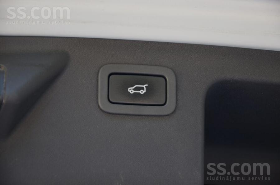 Белый Ленд Ровер Discovery Sport 2015 в Рига, объемом двигателя 2.20 л и пробегом 229 тыс. км за 11990 €, фото 31 на AUTOMOTO.COM.LV