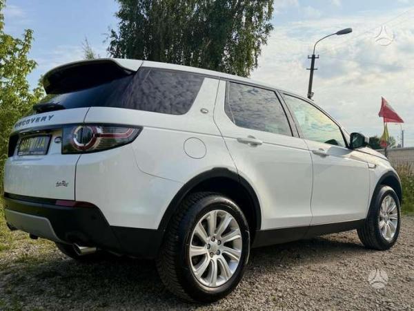 Balts Land Rover Discovery Sport 2015 Šauļi, ar dzinēja tilpumu 2.18 L un nobraukumu 195 tūkst. km par 14450 €, foto 8 vietnē AUTOMOTO.COM.LV