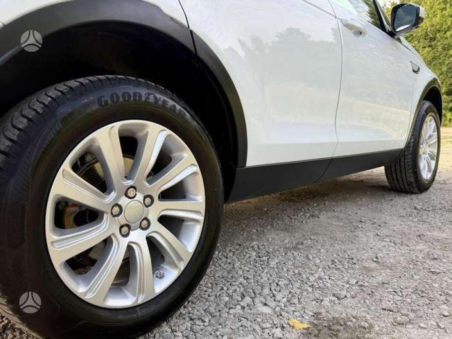 Balts Land Rover Discovery Sport 2015 Šauļi, ar dzinēja tilpumu 2.18 L un nobraukumu 195 tūkst. km par 14450 €, foto 23 vietnē AUTOMOTO.COM.LV