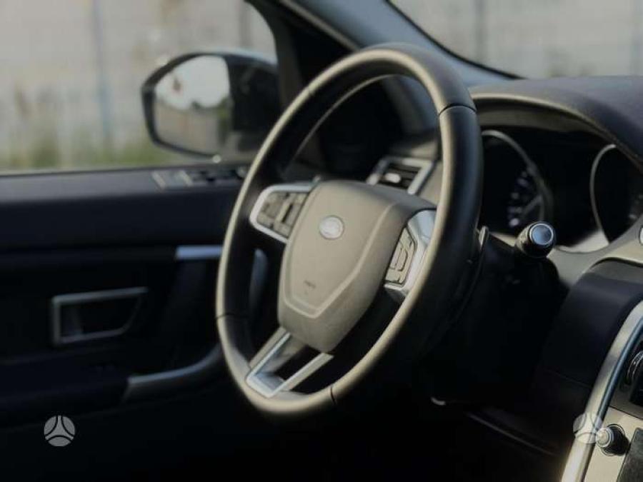 Balts Land Rover Discovery Sport 2015 Šauļi, ar dzinēja tilpumu 2.18 L un nobraukumu 195 tūkst. km par 14450 €, foto 29 vietnē AUTOMOTO.COM.LV