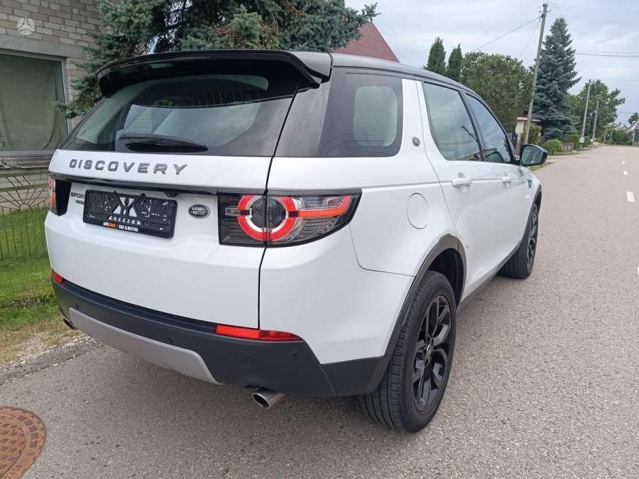 White Land Rover Discovery Sport 2015 in Kaunas, with an engine capacity of 2.18 L and mileage of 288 thousand km for 11300 €, photo 8 on AUTOMOTO.COM.LV