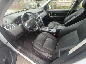 White Land Rover Discovery Sport 2015 in Kaunas, with an engine capacity of 2.18 L and mileage of 288 thousand km for 11300 €, photo 11 on AUTOMOTO.COM.LV