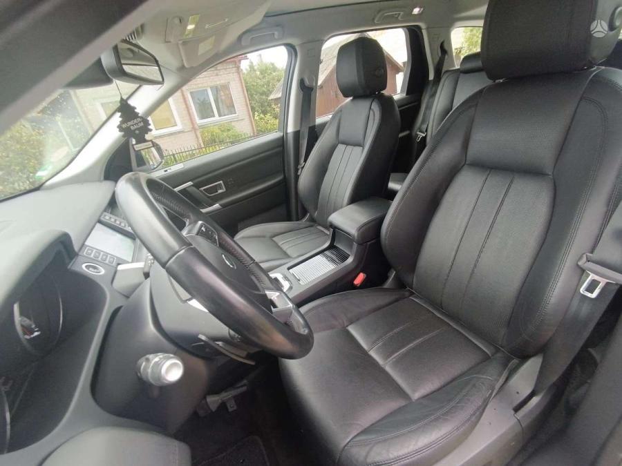 White Land Rover Discovery Sport 2015 in Kaunas, with an engine capacity of 2.18 L and mileage of 288 thousand km for 11300 €, photo 12 on AUTOMOTO.COM.LV