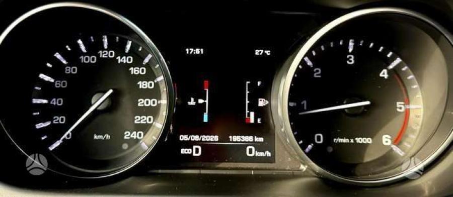 Белый Ленд Ровер Discovery Sport 2015 в Шяуляй, объемом двигателя 2.18 л и пробегом 195 тыс. км за 14450 €, фото 44 на AUTOMOTO.COM.LV