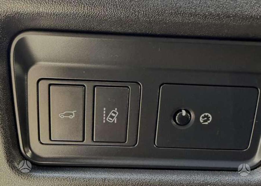 Balts Land Rover Discovery Sport 2015 Šauļi, ar dzinēja tilpumu 2.18 L un nobraukumu 195 tūkst. km par 14450 €, foto 42 vietnē AUTOMOTO.COM.LV