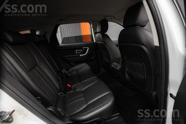 Land Rover Discovery Sport 2015 Jelgava vietnē Balts Land Rover Discovery Sport 2015 Jelgava, ar dzinēja tilpumu 2.20 L un nobraukumu 0 tūkst. km par 11900 €, foto 9 vietnē AUTOMOTO.COM.LV