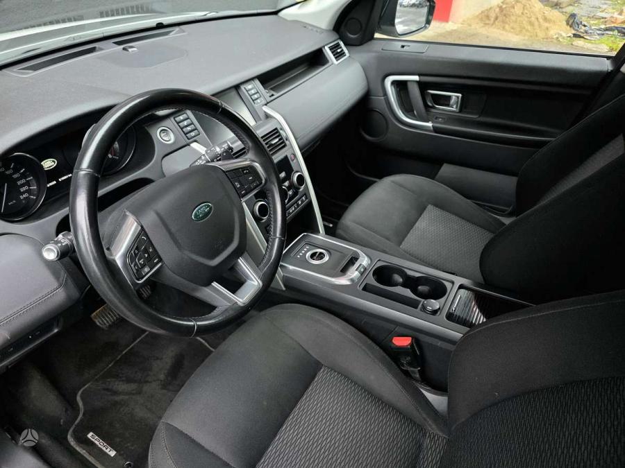 Balts Land Rover Discovery Sport 2015 Šauļi, ar dzinēja tilpumu 2.18 L un nobraukumu 216 tūkst. km par 7600 €, foto 15 vietnē AUTOMOTO.COM.LV