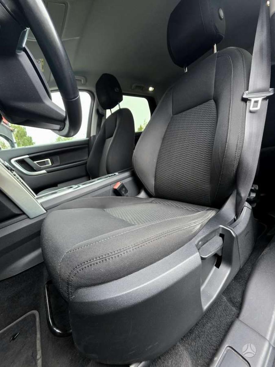 Balts Land Rover Discovery Sport 2015 Šauļi, ar dzinēja tilpumu 2.18 L un nobraukumu 216 tūkst. km par 7600 €, foto 16 vietnē AUTOMOTO.COM.LV