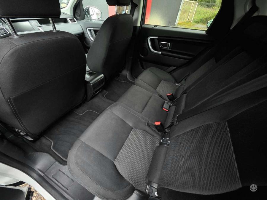 Balts Land Rover Discovery Sport 2015 Šauļi, ar dzinēja tilpumu 2.18 L un nobraukumu 216 tūkst. km par 7600 €, foto 21 vietnē AUTOMOTO.COM.LV