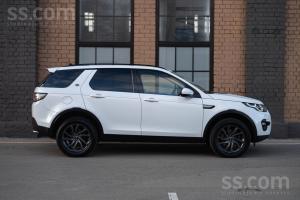White Land Rover Discovery Sport 2016 in Riga, with an engine capacity of 2.00 L and mileage of 193 thousand km for 24500 €, photo 6 on AUTOMOTO.COM.LV