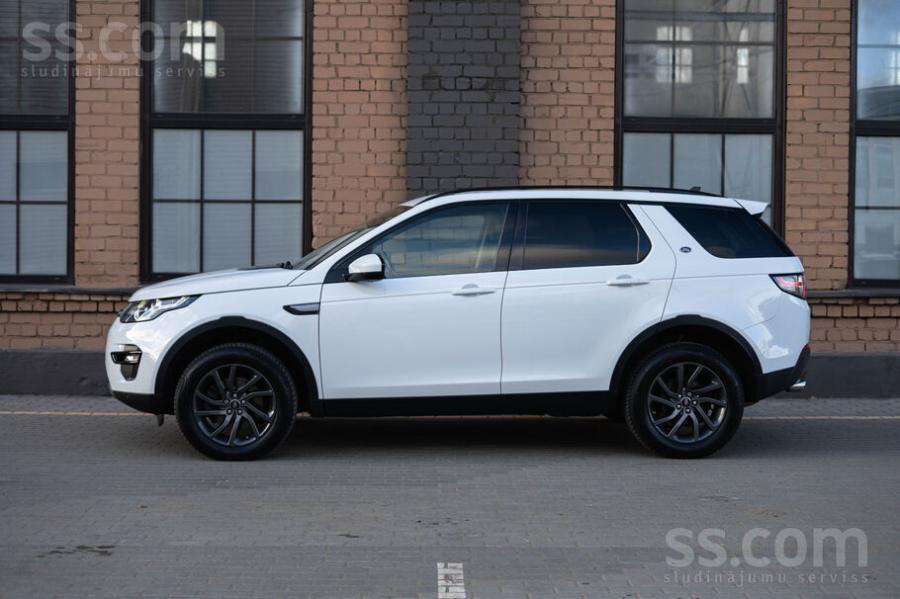 White Land Rover Discovery Sport 2016 in Riga, with an engine capacity of 2.00 L and mileage of 193 thousand km for 24500 €, photo 7 on AUTOMOTO.COM.LV