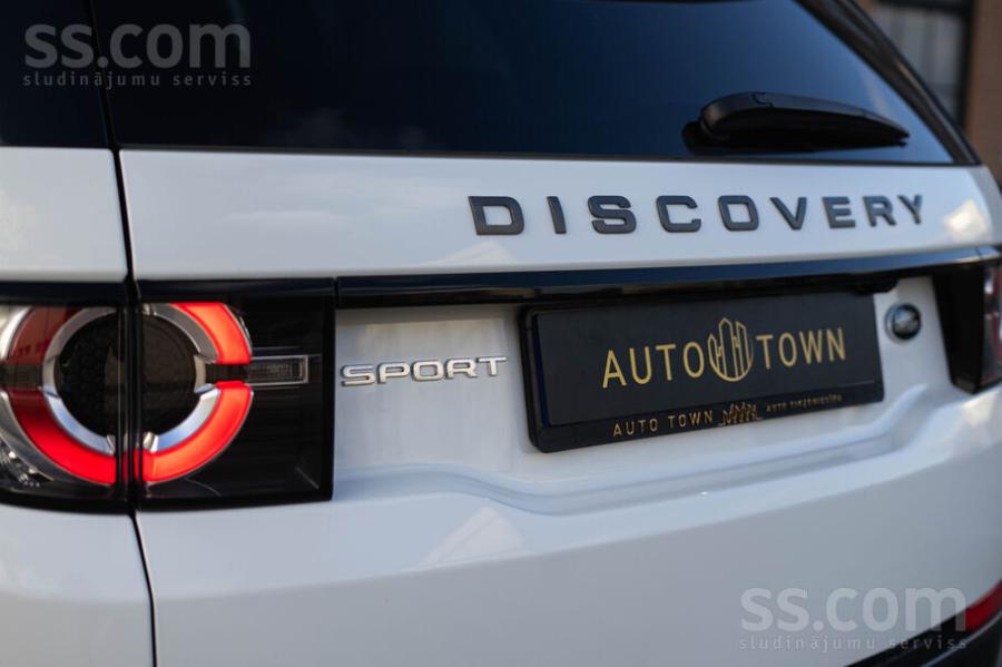 White Land Rover Discovery Sport 2016 in Riga, with an engine capacity of 2.00 L and mileage of 193 thousand km for 24500 €, photo 12 on AUTOMOTO.COM.LV