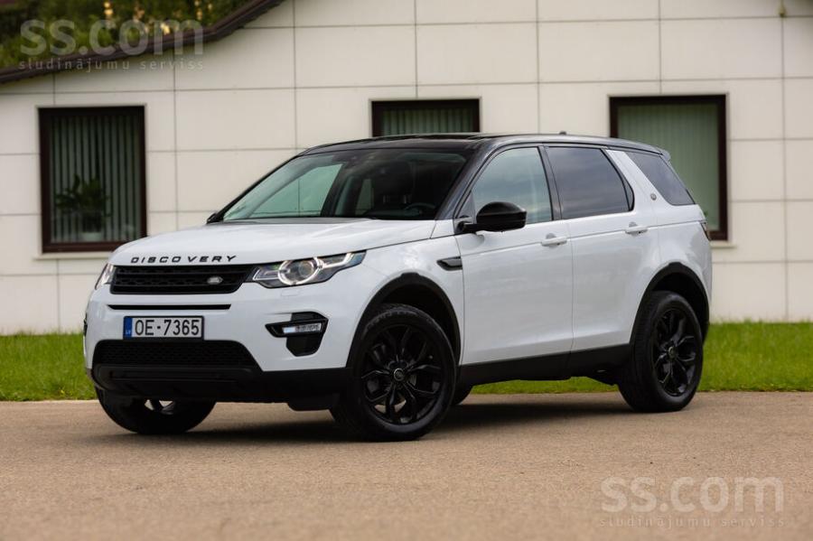 White Land Rover Discovery Sport 2016 in Jelgava, with an engine capacity of 2.00 L and mileage of 0 thousand km for 12999 €, photo 1 on AUTOMOTO.COM.LV