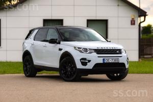 White Land Rover Discovery Sport 2016 in Jelgava, with an engine capacity of 2.00 L and mileage of 0 thousand km for 12999 €, photo 3 on AUTOMOTO.COM.LV