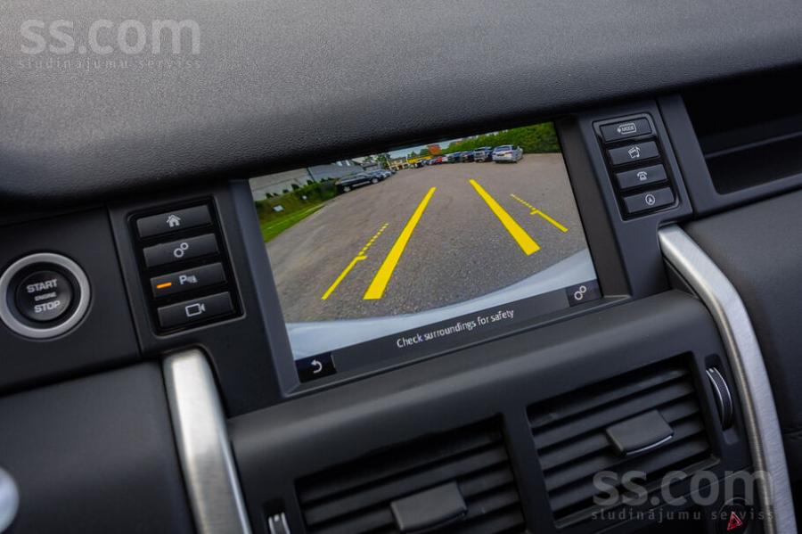 White Land Rover Discovery Sport 2016 in Jelgava, with an engine capacity of 2.00 L and mileage of 0 thousand km for 12999 €, photo 18 on AUTOMOTO.COM.LV