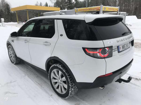 Balts Land Rover Discovery Sport 2016 Utena, ar dzinēja tilpumu 2.00 L un nobraukumu 277 tūkst. km par 9800 €, foto 5 vietnē AUTOMOTO.COM.LV