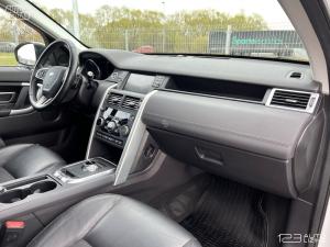 White Land Rover Discovery Sport 2016 in Taurage, with an engine capacity of 2.00 L and mileage of 149 thousand km for 8900 €, photo 13 on AUTOMOTO.COM.LV