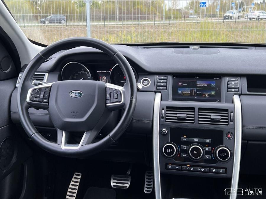 White Land Rover Discovery Sport 2016 in Taurage, with an engine capacity of 2.00 L and mileage of 149 thousand km for 8900 €, photo 15 on AUTOMOTO.COM.LV