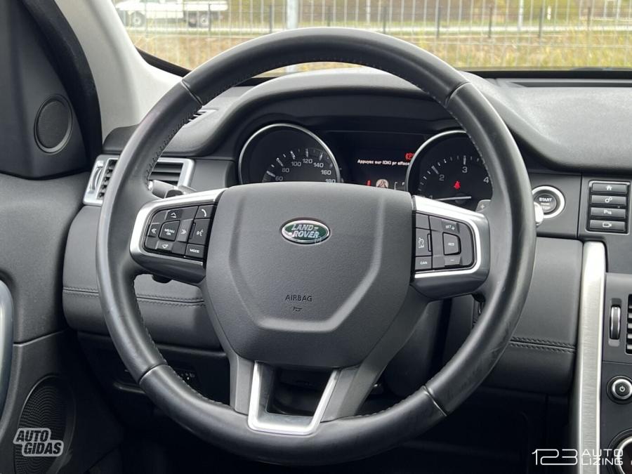 White Land Rover Discovery Sport 2016 in Taurage, with an engine capacity of 2.00 L and mileage of 149 thousand km for 8900 €, photo 16 on AUTOMOTO.COM.LV