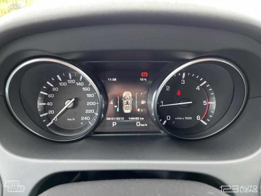 White Land Rover Discovery Sport 2016 in Taurage, with an engine capacity of 2.00 L and mileage of 149 thousand km for 8900 €, photo 17 on AUTOMOTO.COM.LV