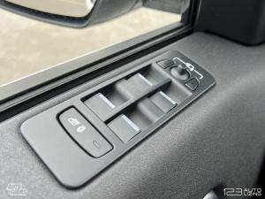 White Land Rover Discovery Sport 2016 in Taurage, with an engine capacity of 2.00 L and mileage of 149 thousand km for 8900 €, photo 22 on AUTOMOTO.COM.LV