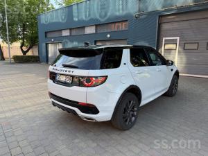 White Land Rover Discovery Sport 2016 in Liepaja, with an engine capacity of 2.00 L and mileage of 241 thousand km for 13800 €, photo 5 on AUTOMOTO.COM.LV