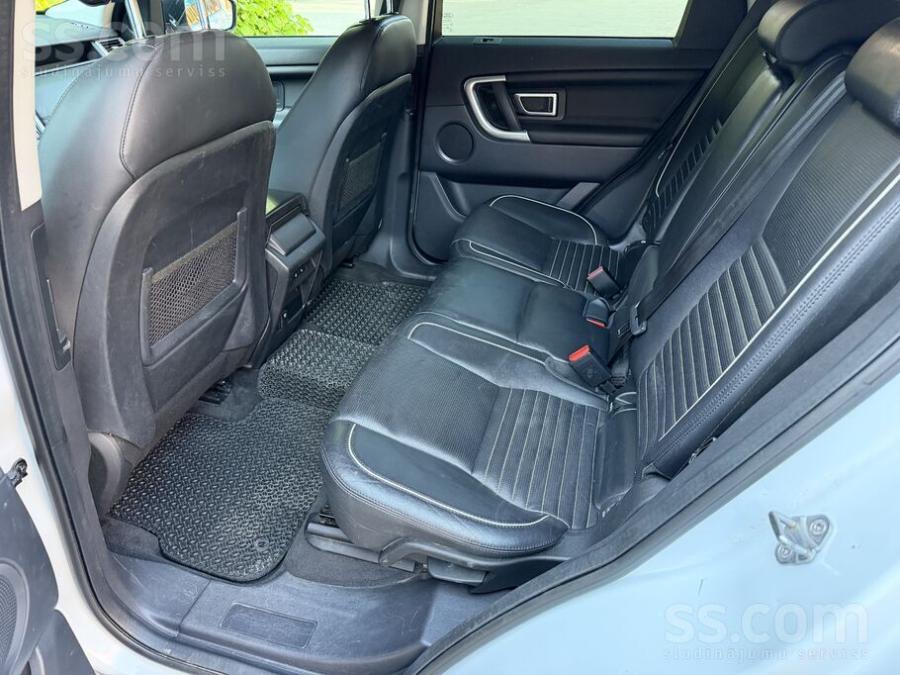 White Land Rover Discovery Sport 2016 in Liepaja, with an engine capacity of 2.00 L and mileage of 241 thousand km for 13800 €, photo 8 on AUTOMOTO.COM.LV