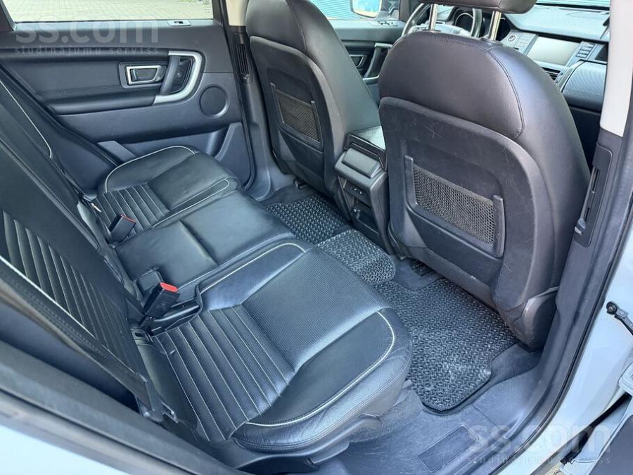 White Land Rover Discovery Sport 2016 in Liepaja, with an engine capacity of 2.00 L and mileage of 241 thousand km for 13800 €, photo 9 on AUTOMOTO.COM.LV