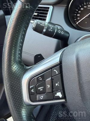 White Land Rover Discovery Sport 2016 in Liepaja, with an engine capacity of 2.00 L and mileage of 241 thousand km for 13800 €, photo 11 on AUTOMOTO.COM.LV