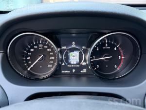 White Land Rover Discovery Sport 2016 in Liepaja, with an engine capacity of 2.00 L and mileage of 241 thousand km for 13800 €, photo 14 on AUTOMOTO.COM.LV
