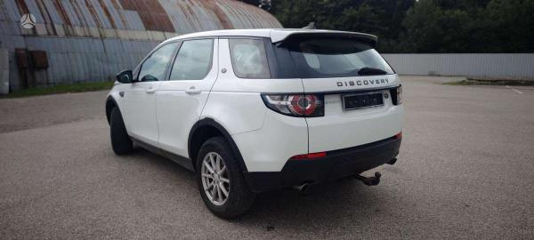 White Land Rover Discovery Sport 2016 in Utena, with an engine capacity of 2.00 L and mileage of 125 thousand km for 7100 €, photo 3 on AUTOMOTO.COM.LV