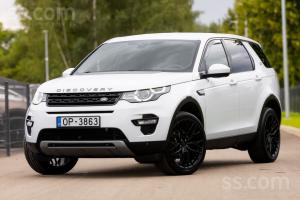 White Land Rover Discovery Sport 2016 in Jelgava, with an engine capacity of 2.00 L and mileage of 242 thousand km for 10500 €, photo 5 on AUTOMOTO.COM.LV