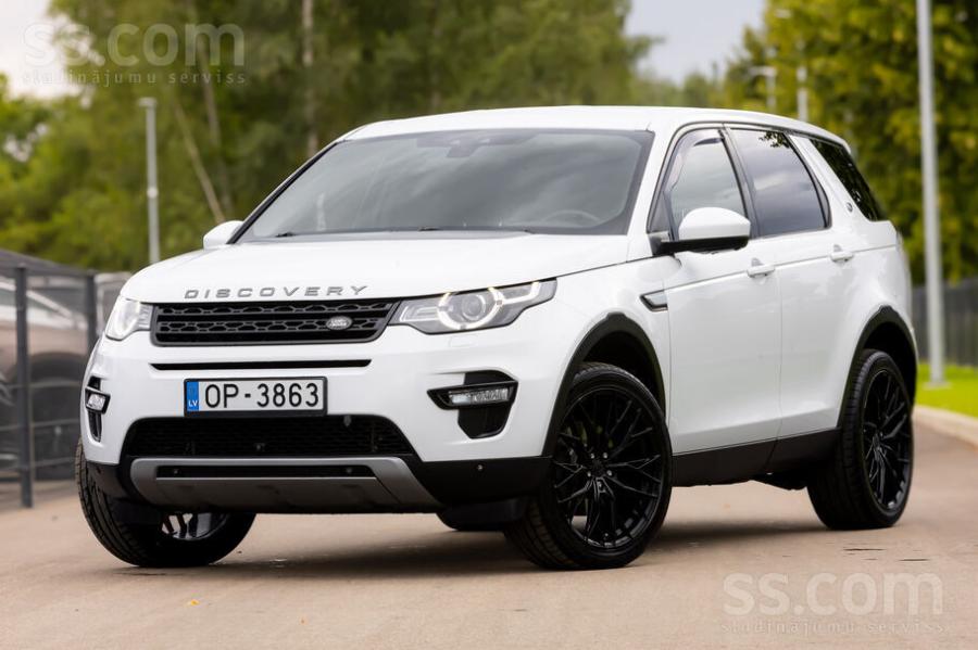 White Land Rover Discovery Sport 2016 in Jelgava, with an engine capacity of 2.00 L and mileage of 242 thousand km for 10500 €, photo 5 on AUTOMOTO.COM.LV