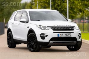 White Land Rover Discovery Sport 2016 in Jelgava, with an engine capacity of 2.00 L and mileage of 242 thousand km for 10500 €, photo 6 on AUTOMOTO.COM.LV