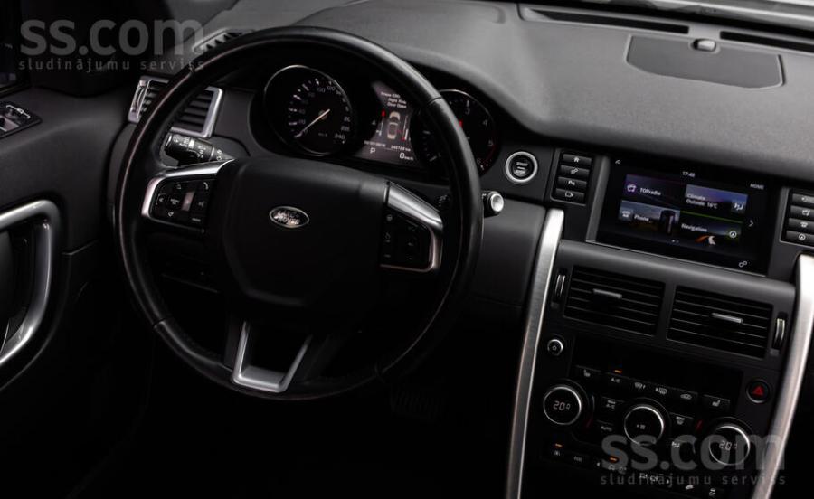 White Land Rover Discovery Sport 2016 in Jelgava, with an engine capacity of 2.00 L and mileage of 242 thousand km for 10500 €, photo 25 on AUTOMOTO.COM.LV