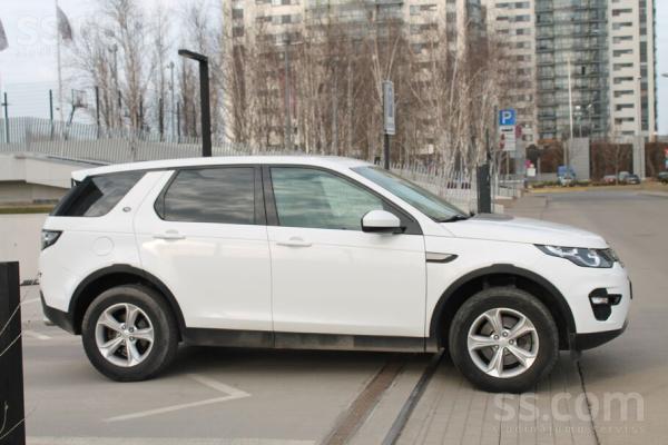 Balts Land Rover Discovery Sport 2016 Rīga, ar dzinēja tilpumu 2.00 L un nobraukumu 100 tūkst. km par 14500 €, foto 4 vietnē AUTOMOTO.COM.LV