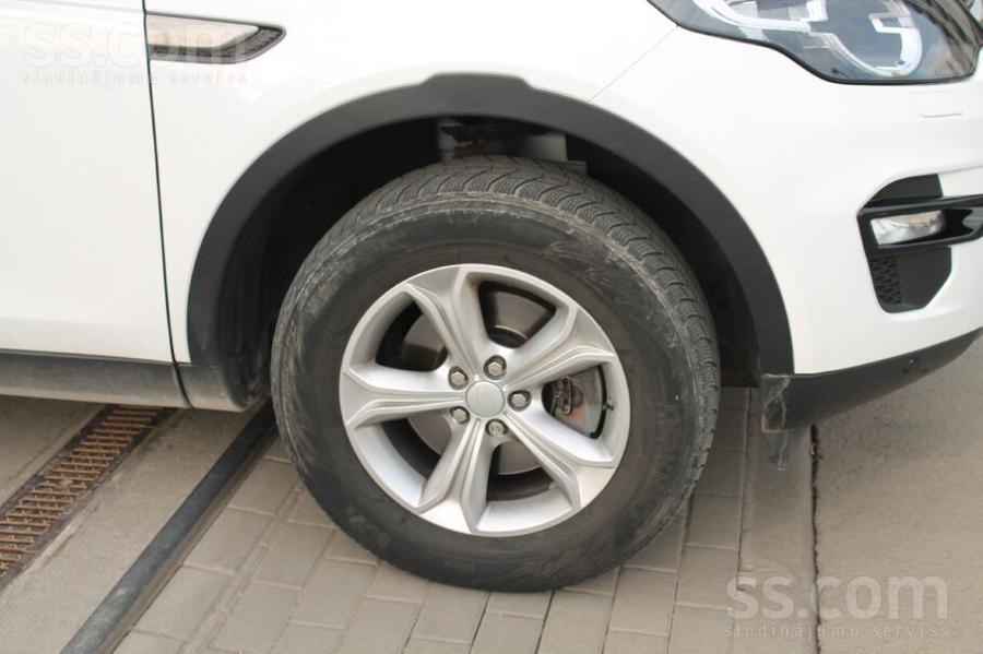 Белый Ленд Ровер Discovery Sport 2016 в Рига, объемом двигателя 2.00 л и пробегом 100 тыс. км за 14500 €, фото 6 на AUTOMOTO.COM.LV