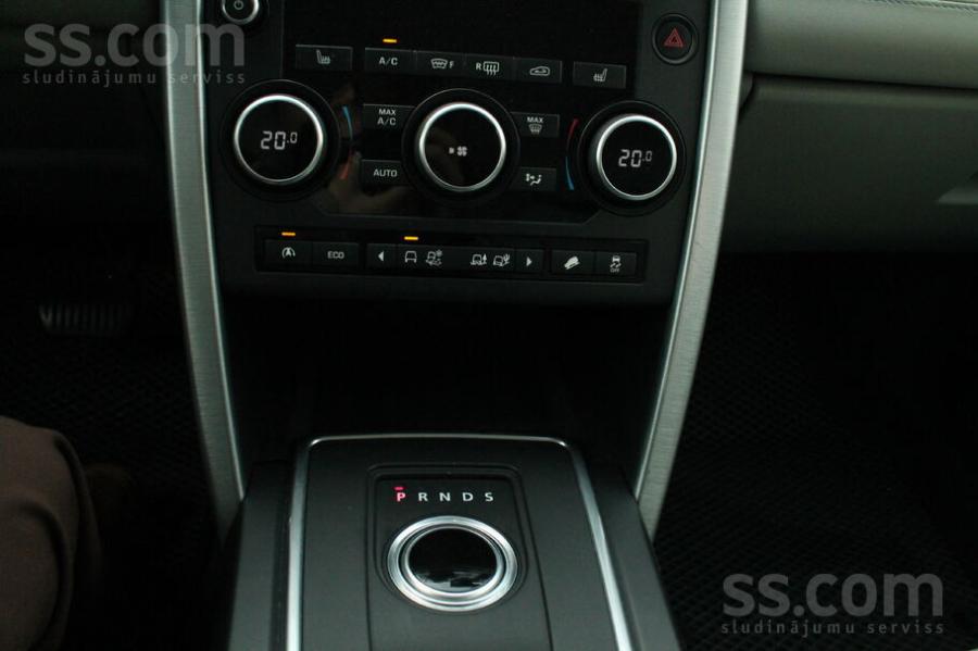 Белый Ленд Ровер Discovery Sport 2016 в Рига, объемом двигателя 2.00 л и пробегом 100 тыс. км за 14500 €, фото 16 на AUTOMOTO.COM.LV
