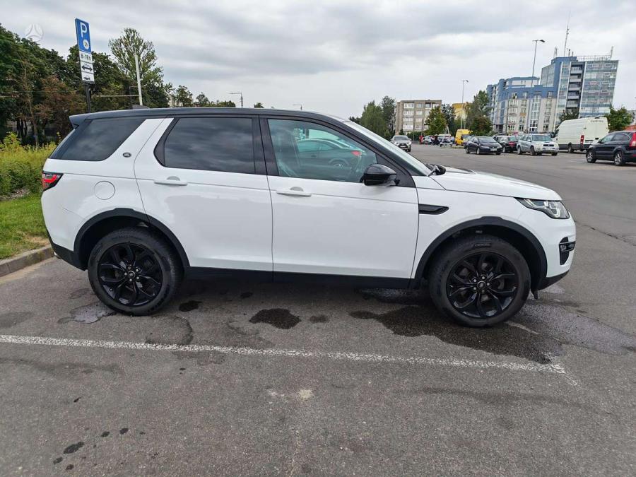 Balts Land Rover Discovery Sport 2016 Viļņa, ar dzinēja tilpumu 2.00 L un nobraukumu 107 tūkst. km par 12600 €, foto 5 vietnē AUTOMOTO.COM.LV