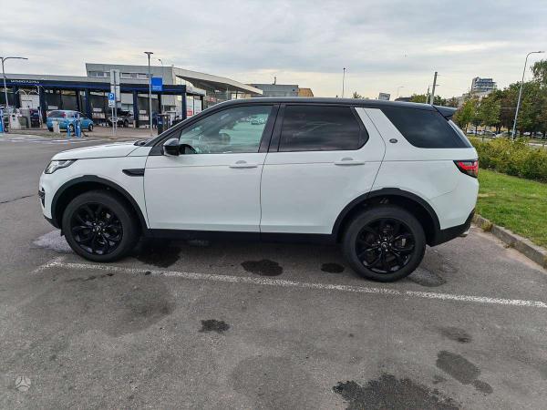 White Land Rover Discovery Sport 2016 in Vilnius, with an engine capacity of 2.00 L and mileage of 107 thousand km for 12600 €, photo 8 on AUTOMOTO.COM.LV