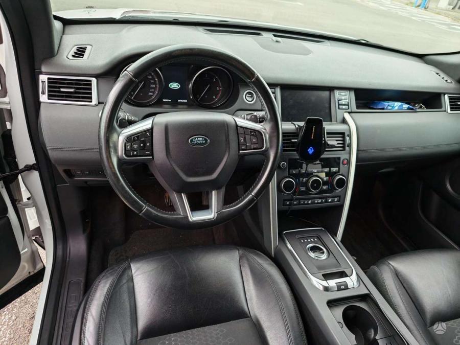 Balts Land Rover Discovery Sport 2016 Viļņa, ar dzinēja tilpumu 2.00 L un nobraukumu 107 tūkst. km par 12600 €, foto 22 vietnē AUTOMOTO.COM.LV
