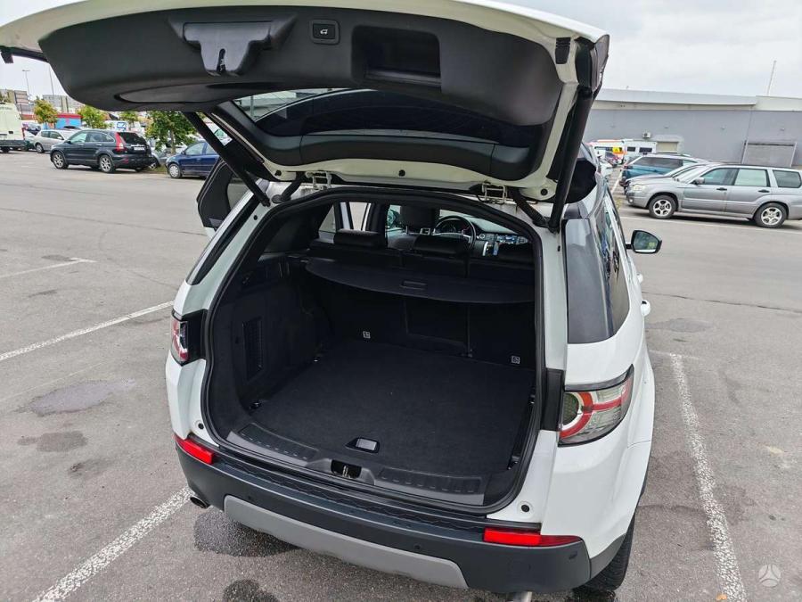Balts Land Rover Discovery Sport 2016 Viļņa, ar dzinēja tilpumu 2.00 L un nobraukumu 107 tūkst. km par 12600 €, foto 32 vietnē AUTOMOTO.COM.LV