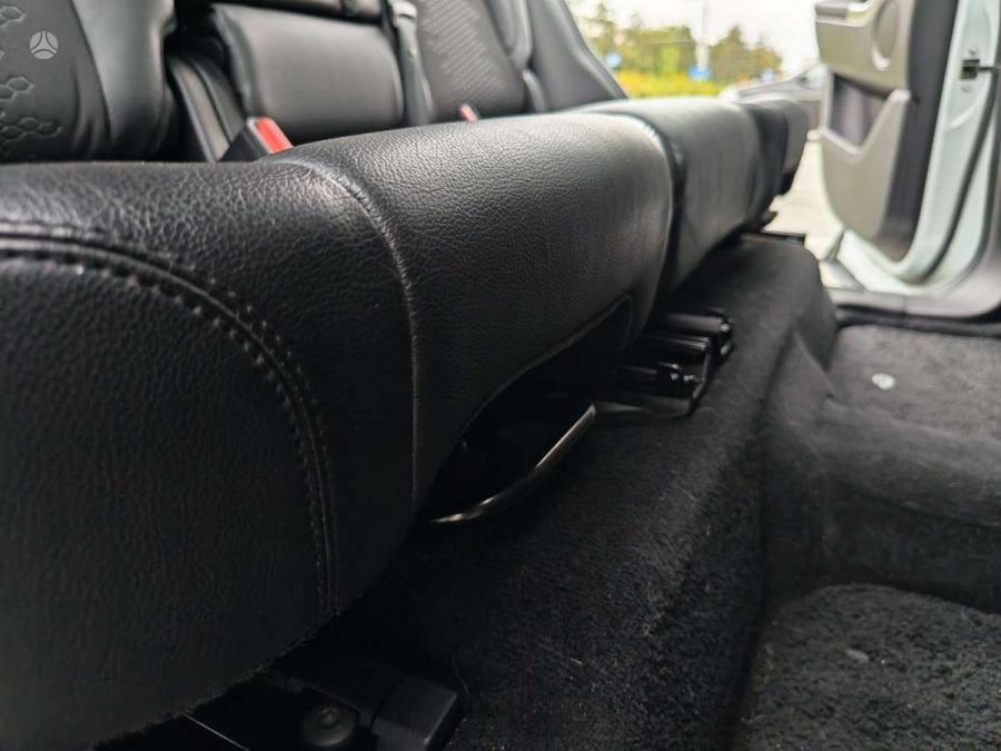 Balts Land Rover Discovery Sport 2016 Viļņa, ar dzinēja tilpumu 2.00 L un nobraukumu 107 tūkst. km par 12600 €, foto 37 vietnē AUTOMOTO.COM.LV