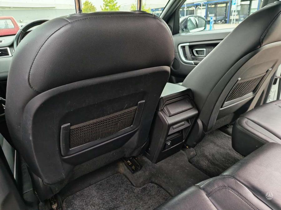 Balts Land Rover Discovery Sport 2016 Viļņa, ar dzinēja tilpumu 2.00 L un nobraukumu 107 tūkst. km par 12600 €, foto 40 vietnē AUTOMOTO.COM.LV