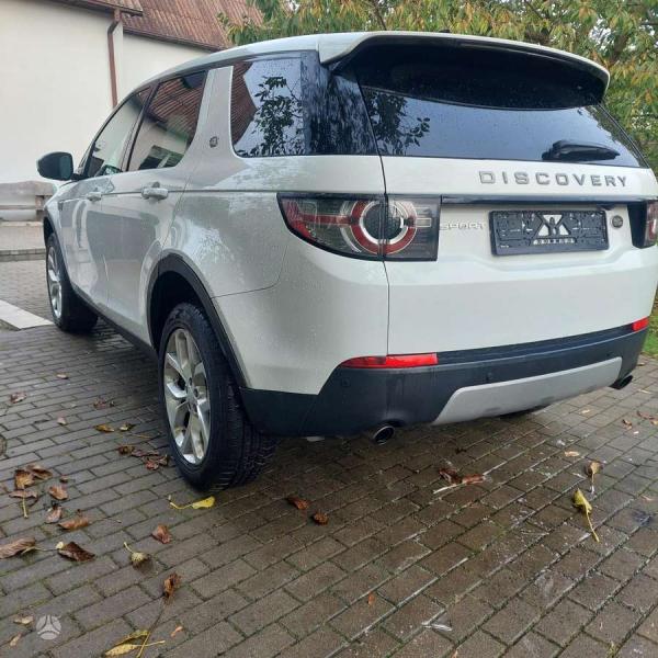 Land Rover Discovery Sport 2016 AlÄ«ta vietnÄ Balts Land Rover Discovery Sport 2016 AlÄ«ta, ar dzinÄja tilpumu 2.00 L un nobraukumu 135 tÅ«kst. km par 7900 ā¬, foto 7 vietnÄ AUTOMOTO.COM.LV